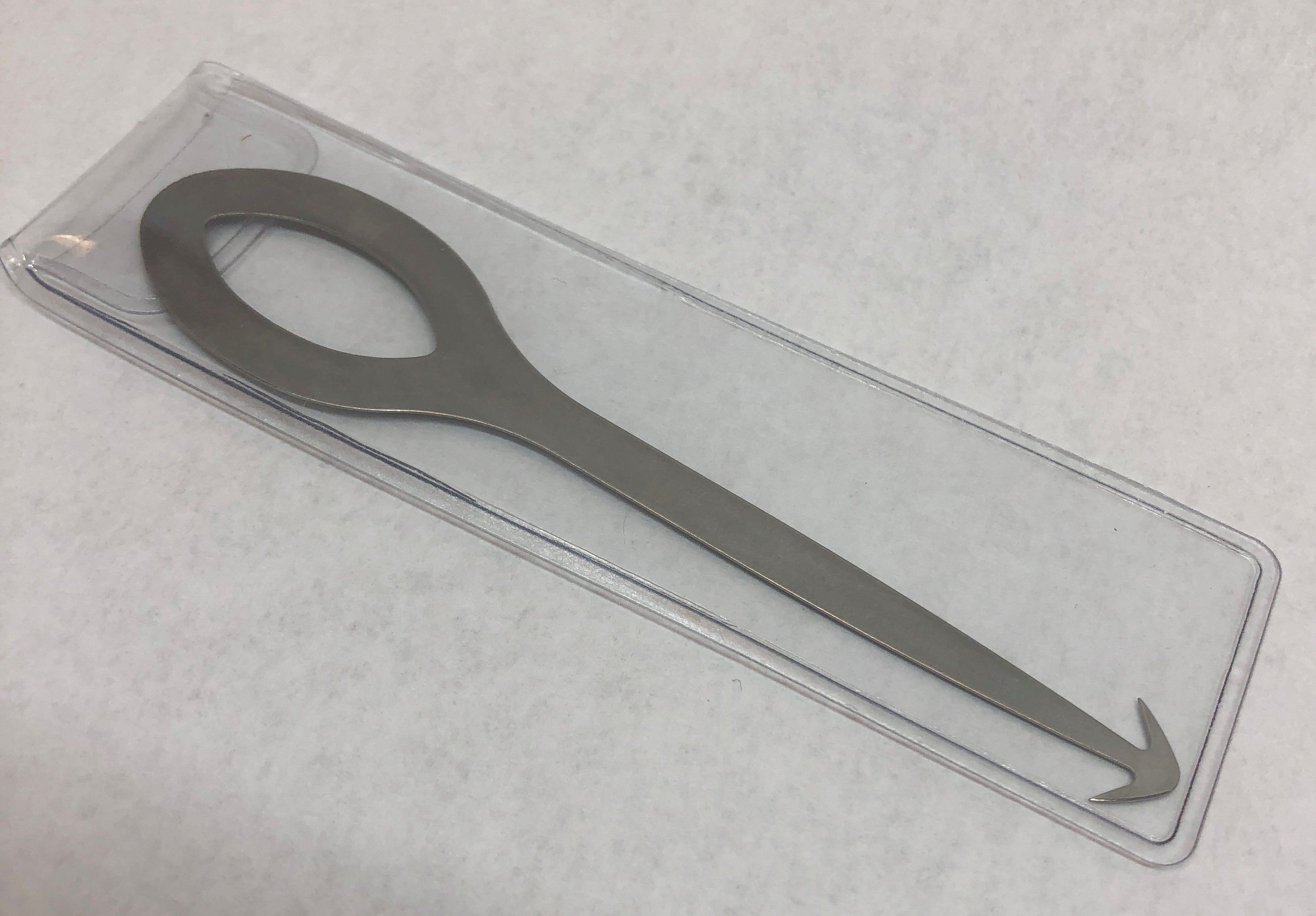 Hook cleaning tool remove stuck threads from tight places like tension ...